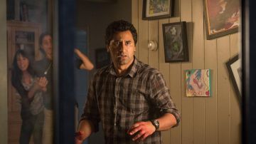 Travis Manawa (played by Cliff Curtis) outfits on Fear the Walking Dead
