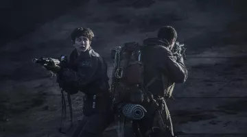 Daniels (played by Katherine Waterston) outfits on Alien: Covenant