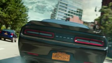 Casey Jones (played by Stephen Amell) outfits on Teenage Mutant Ninja ...