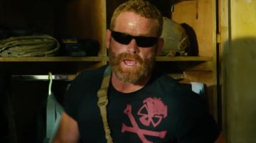 Mark 'Oz' Geist (played by Max Martini) outfits on 13 Hours: The Secret ...