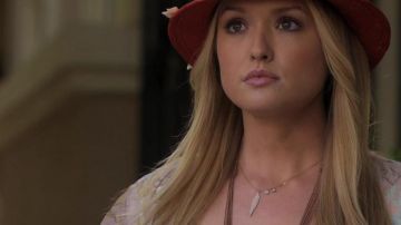 Découvrez la garde-robe de Ivy Dickens (Kaylee DeFer) dans Gossip Girl