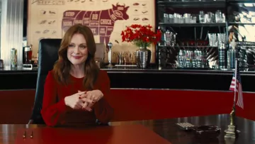 Poppy (played by Julianne Moore) outfits on Kingsman: The Golden Circle