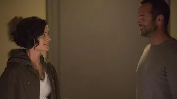 Jane Doe (played by Jaimie Alexander) outfits on Blindspot