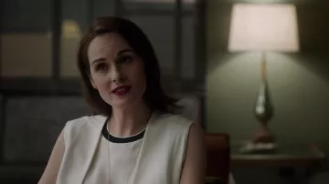 Letty Raines (played by Michelle Dockery) outfits on Good Behavior