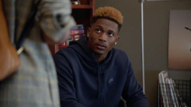 The sweatshirt hoody navy blue Cash Mooney (Da Vinchi) in Grown-ish ...