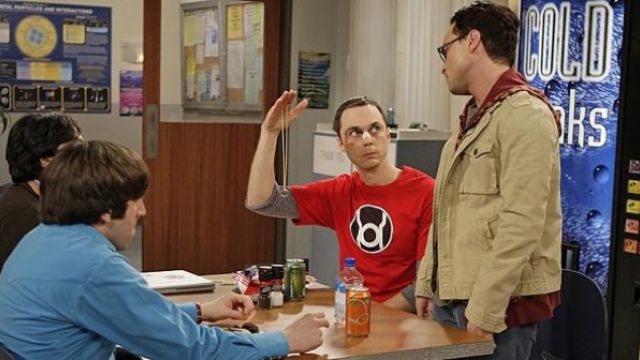 Le t-shirt Red Lantern Symbol de Sheldon Cooper dans The Big Bang ...
