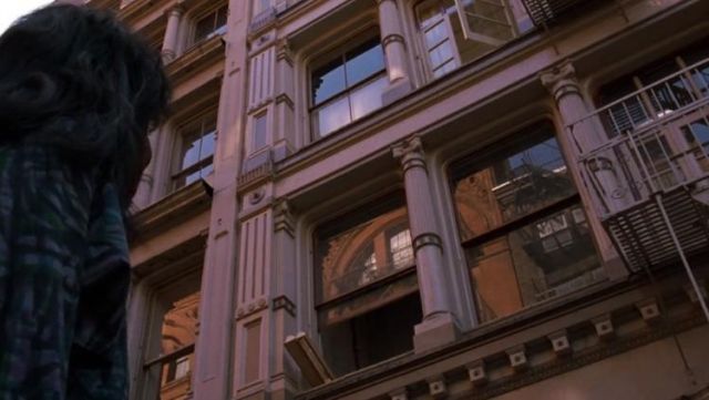 The apartment in New York of Sam Wheat (Patrick Swayze) and Molly ...