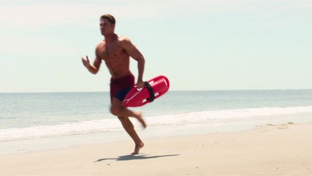 The swimsuit blue and red of Matt Brody (Zach Efron) in Baywatch ...