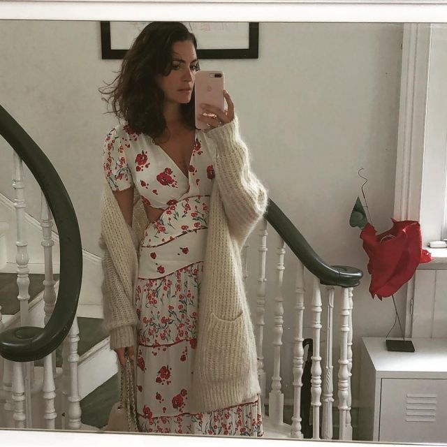 La Robe longue ajourée imprimé floral de Jess Pires sur son compte ...
