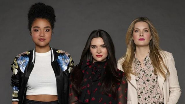 La blouse que porte Jane Sloan (Katie Stevens) dans The Bold Type ...