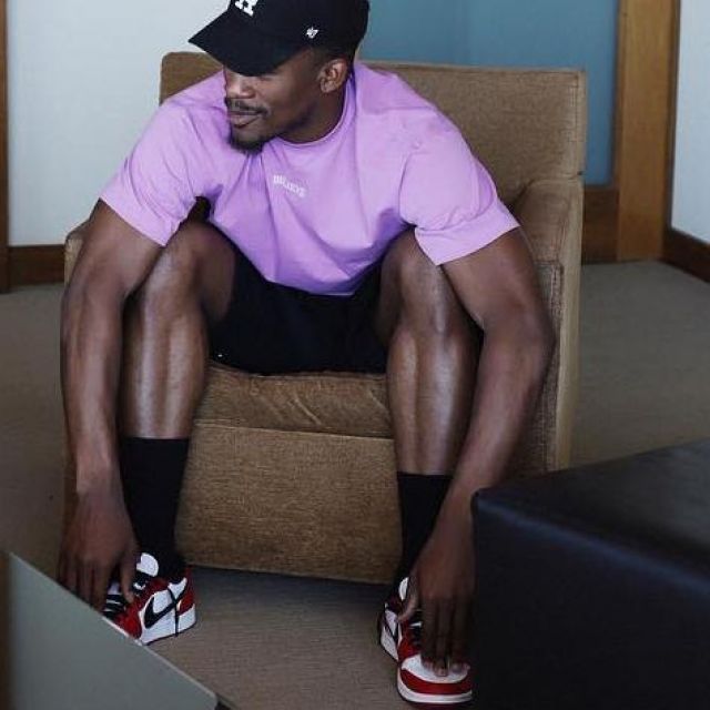 The Air Jordan 1 low red and white of Jimmy Butler on his account ...