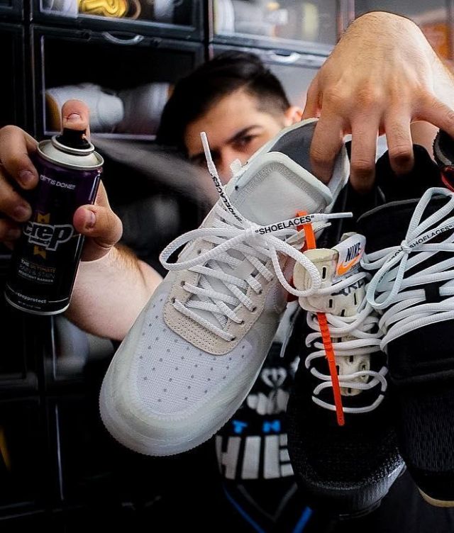 The Air Force 1 Off-White that shows the youtubeur Qias Omar on his ...