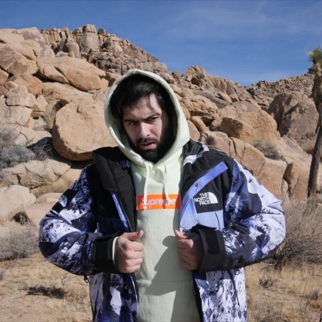 The box logo green blade that bears the youtubeur Qias Omar on his ...