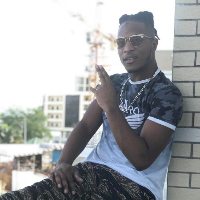 La camiseta charo de Niska camufla a City Warrior en su cuenta de ...