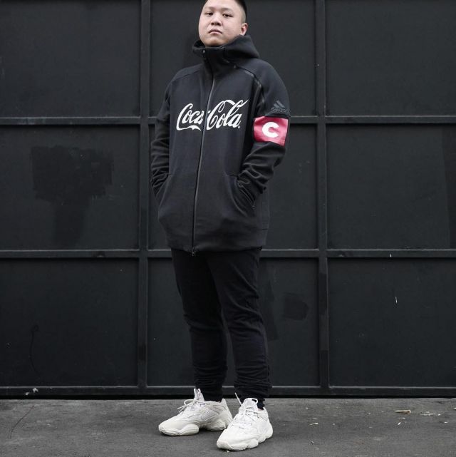 Les sneakers Yeezy Blush sur le post Instagram de l'influenceur Jejouw ...