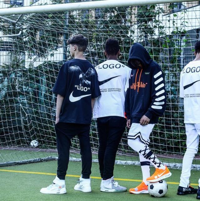 The t-shirt white Nike bears influencer Hyped Jason on his Instagram ...