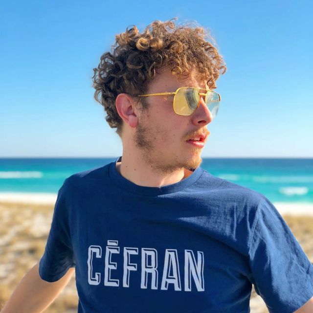 The t-shirt blue "céfran" Norman Thavaud on his account Instagram | Spotern