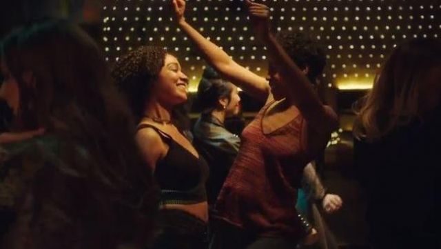 Le crop top noir et vert de Kat Edison (Aisha Dee) dans The Bold Type ...