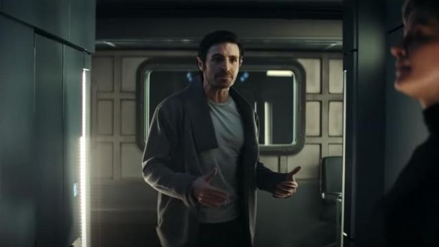 Karl D'Branin (Eoin Macken) grey cardigan in Nightflyers | Spotern