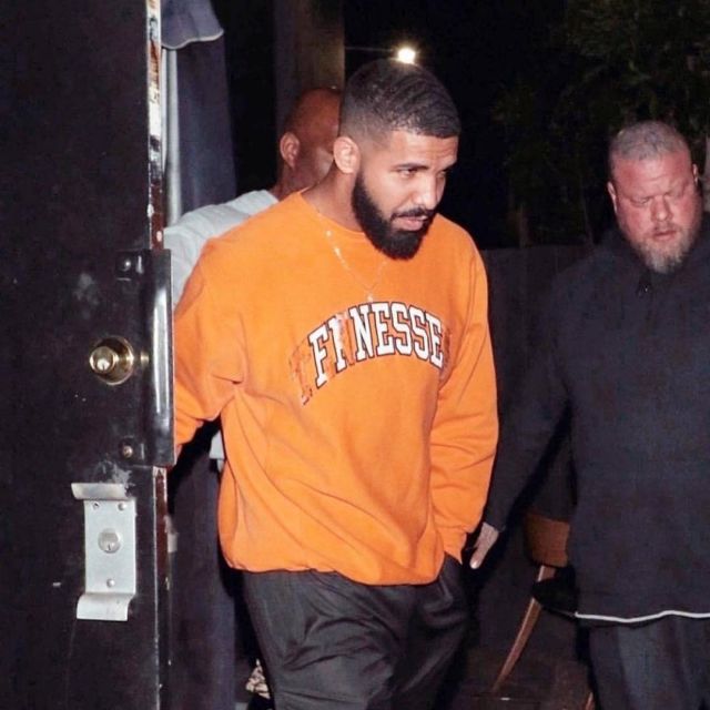 Le sweatshirt orange Tennessee Finesse de Drake (photo Instagram) | Spotern