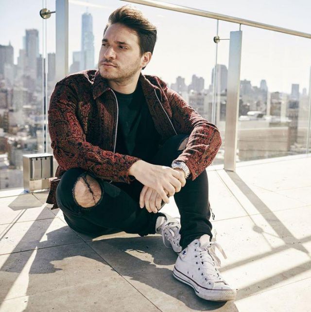 The Sneakers Converse All Star Hi worn by Jonah Blue on his account ...