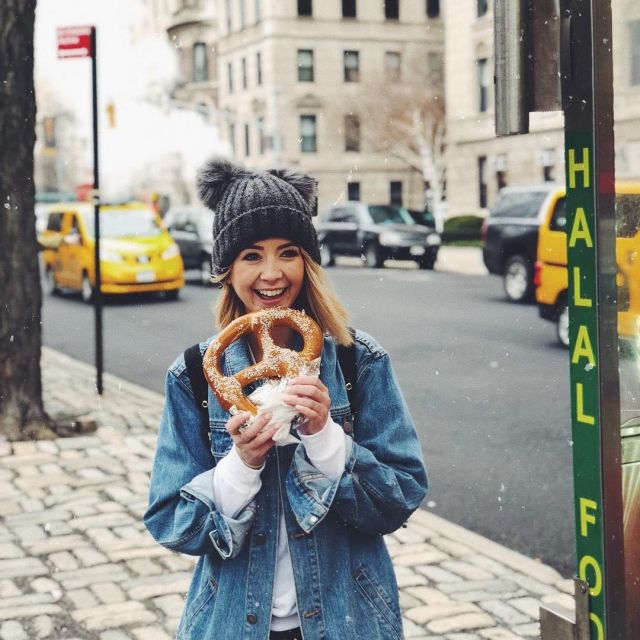 The jean jacket on the account Instagram of Zoella | Spotern
