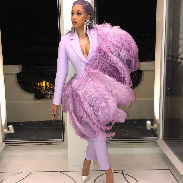 The tailor purple feathered Cardi B on the account instagram @iamcardib ...