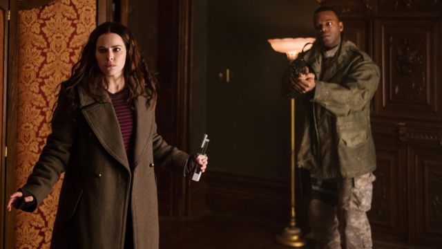 Jennifer Goines' (Emily Hampshire) coat as seen in 12 Monkeys S03E07 ...