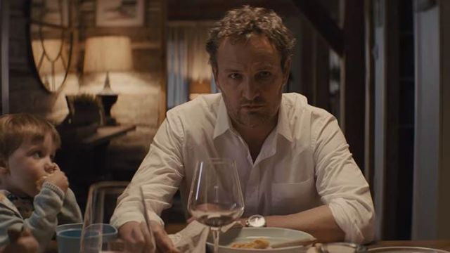 The white shirt of Louis Creed (Jason Clarke) in Simetierre | Spotern