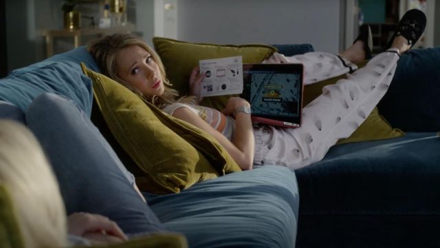 Charlotte Olympia Cat Slippers worn by Veronica Newell (Juno Temple) as ...