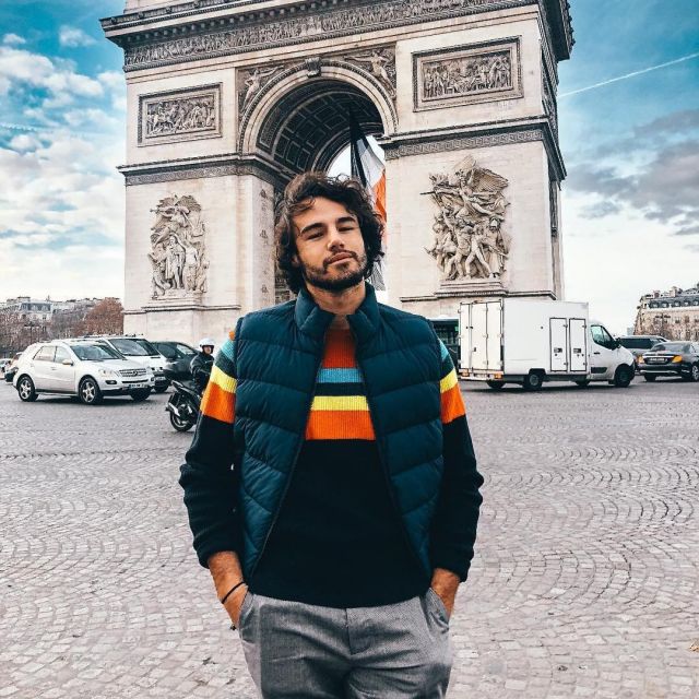 Le pull multicolore de Anthony Colette sur le compte instagram de ...
