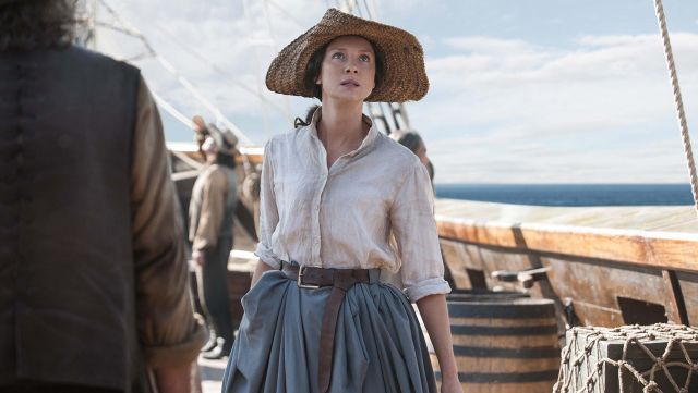 Claire Fra­ser's (Cai­triona Balfe) straw tricorn hat as seen in Out ...