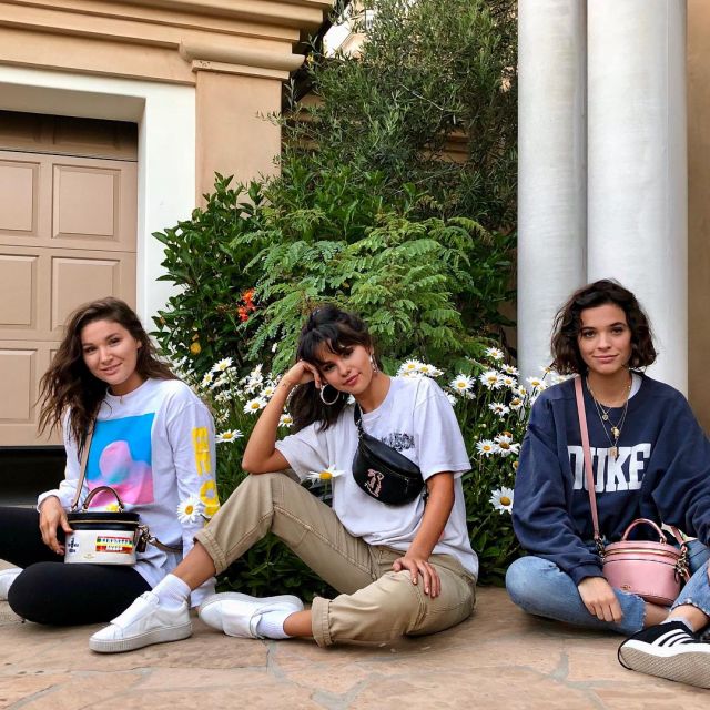 Sweatshirt navy blue Duke down on the account Instagram Selena Gomez ...