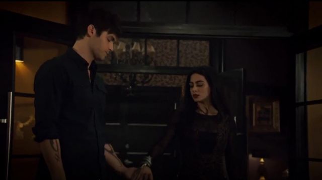 Guess Emma Lace Bodysuit worn by Isabelle Lightwood (Emeraude Toubia ...