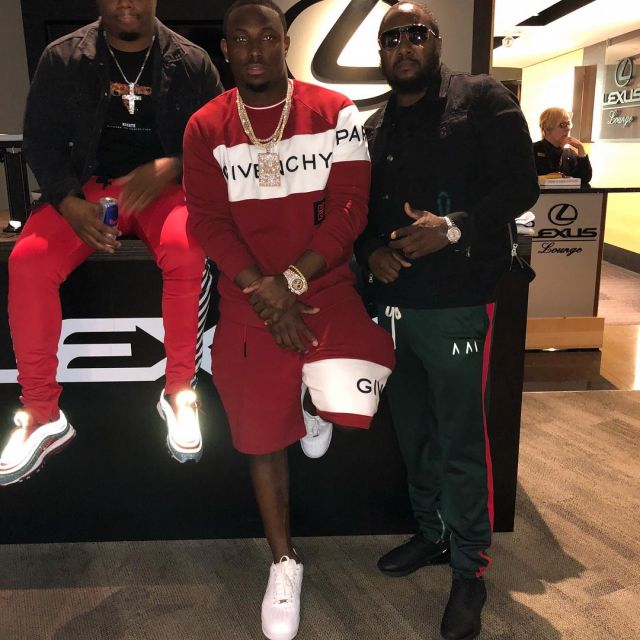 The pair of sneakers Nike Air Force 1 Lesean McCoy on his account ...