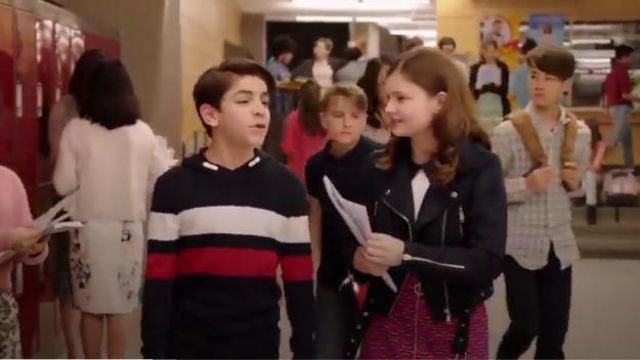 Zara Pink Zip Front Mini Skirt With Geometric Pattern worn by Layne ...