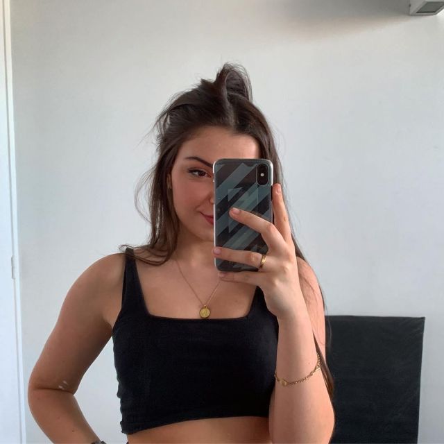 The top short black Clara Marz on the account instagram @claramarz ...