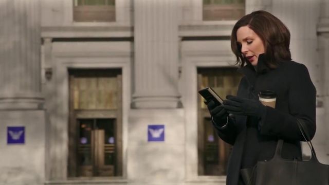 Starbucks Coffee drunk by Maggie Millikin (June Diane Raphael) in Long ...