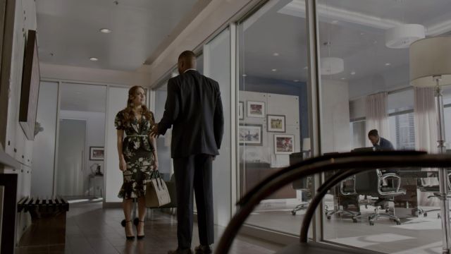 El bolso Celine usado por Fallon Carrington (Elizabeth Gillies) en ...