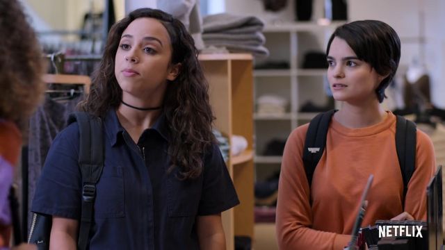 Orange Sweater worn by Elodie Davis (Brianna Hildebrand) in Trinkets ...