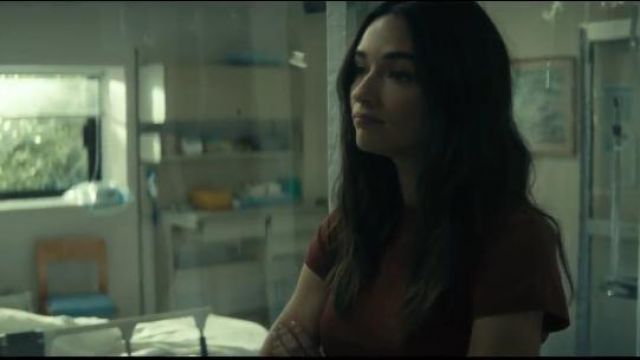 Vince Essential Crew Tee worn by Abby Arcane (Crystal Reed) in Swamp ...