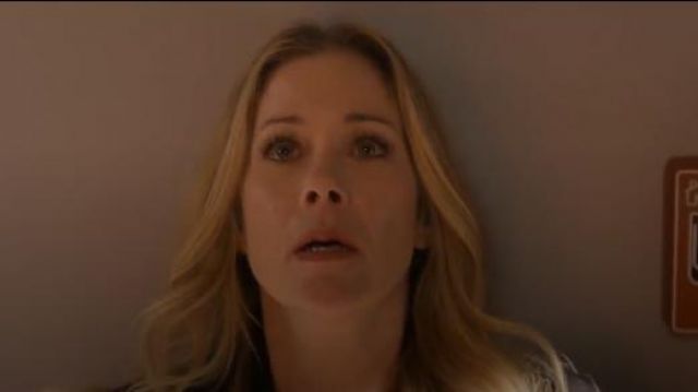 Gorjana Chloe Stud Earrings worn by Jen Harding (Christina Applegate ...