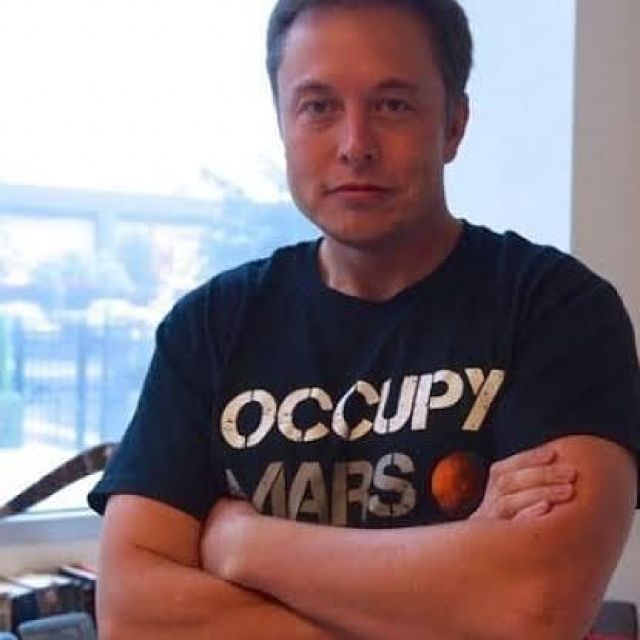 Le t-shirt noir Occupy Mars de Elon Musk sur son compte Instagram ...