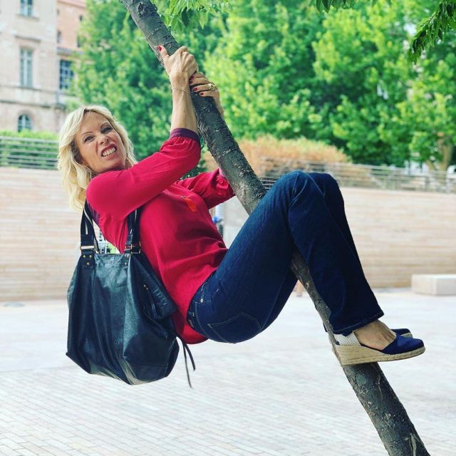 Les Espadrilles compensées de Rebecca Hampton sur le compte instagram ...