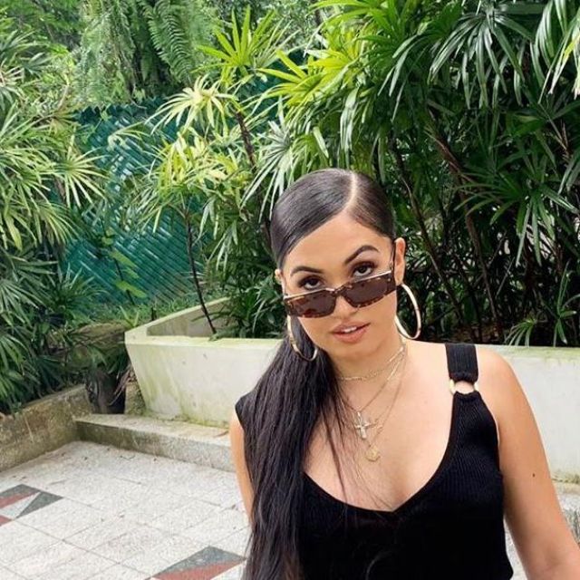 The black top with a ring of Mabel on the account instagram of @mabel ...