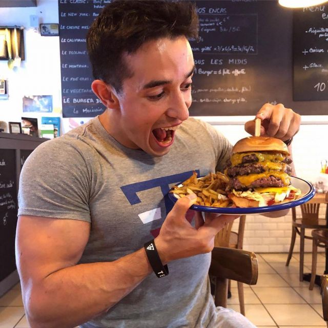 Le tshirt porté par Tibo Inshape sur son compte Instagram @Tiboinshape ...