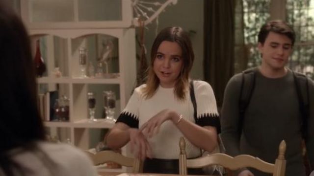 Contrast Cuff Sweater Black&White worn by Grace Russell (Bailee Madison ...