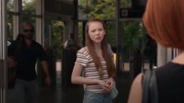 Abercrombie & Fitch striped scoopneck tee worn by Alice Carlson (Sadie ...