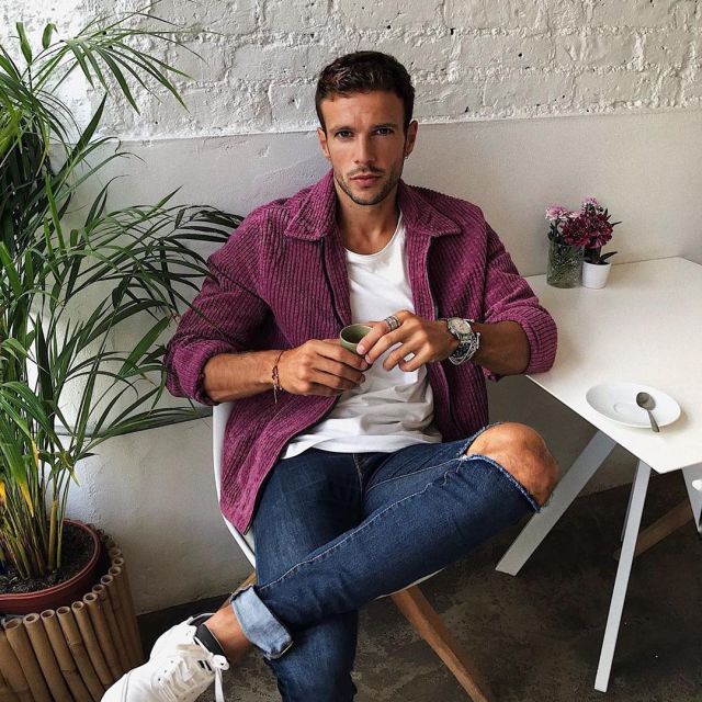 The jacket mauve worn by Hugo Philip on his account Instagram ...