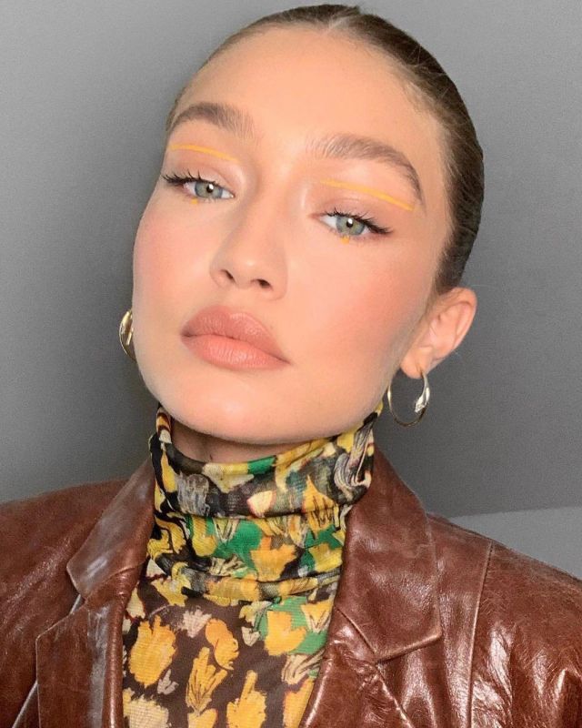 Âme Trio Hoop Earrings in Yellow gold worn by Jelena Noura "Gigi" Hadid ...